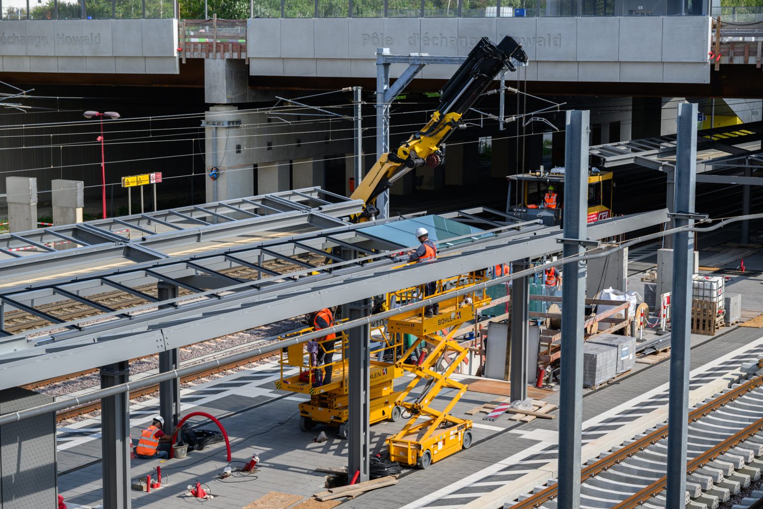 2,7 km de voies, 13 aiguillages, 1 nouveau quai,… L’été studieux des ...